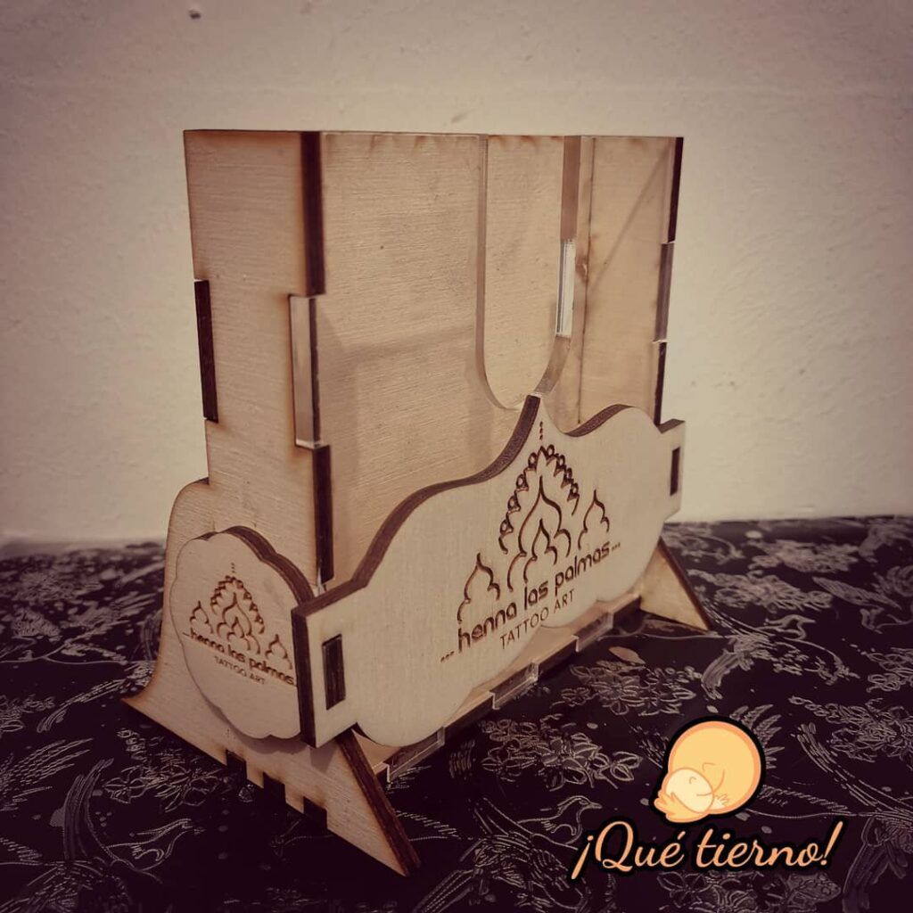 Porta flyers profesional - ¡Qué Tierno!